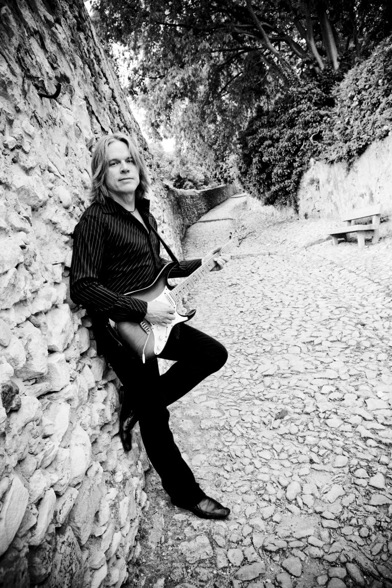 About - Andy Timmons Guitar X Perience